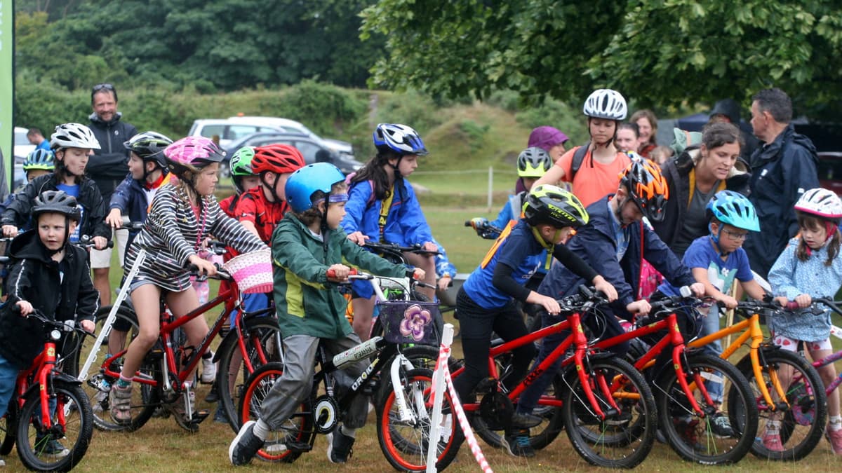 One hundred children attend sporting activities at Yelverton Rotary ...