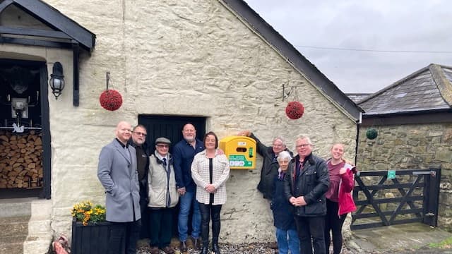 Defibrillator installed on Mary Tavy pub wall with easy access to ...