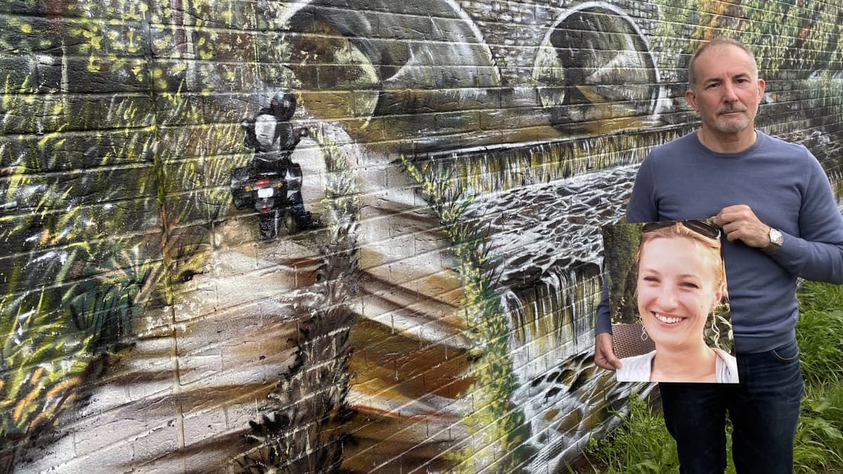 Tavistock widower unveils tribute mural to wife. | tavistock-today.co.uk