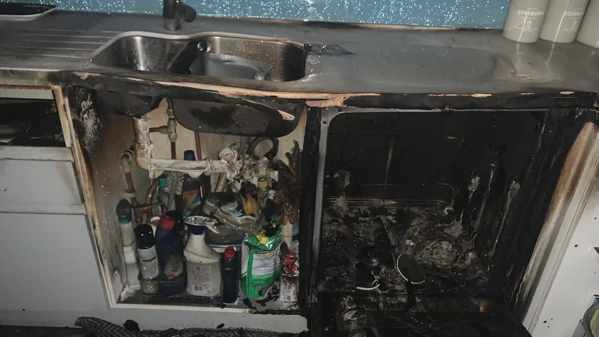 Fire crews called out in early hours to Tavistock kitchen fire ...