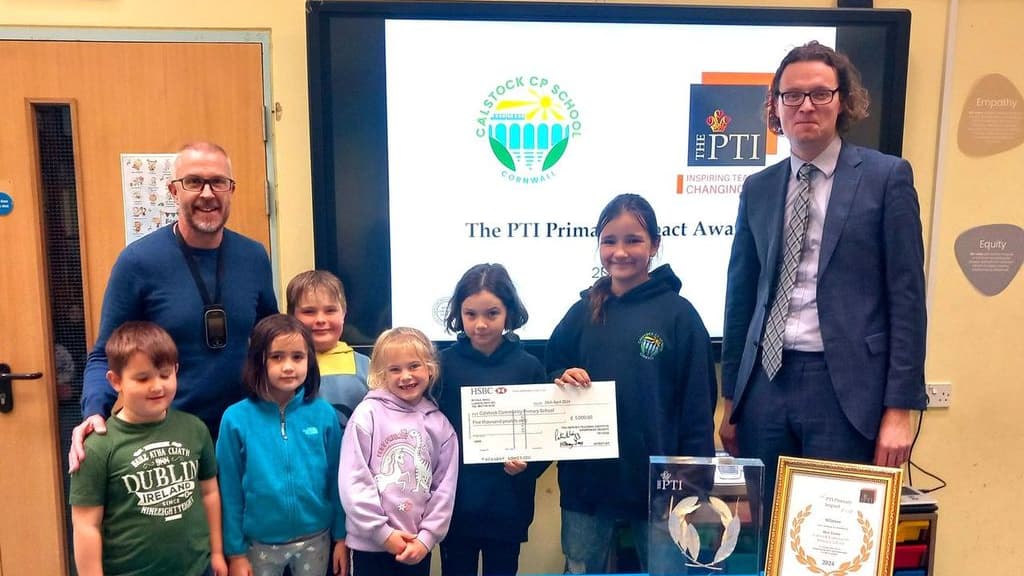 Calstock School presented with national award | tavistock-today.co.uk