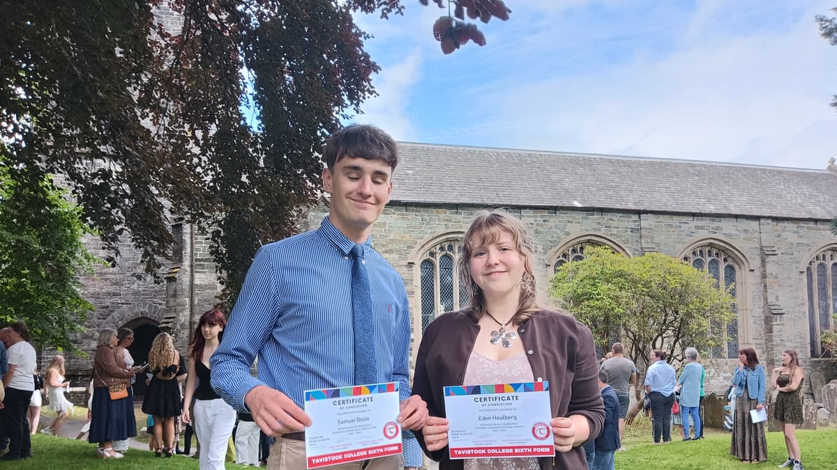 Tavistock College students' graduation | tavistock-today.co.uk
