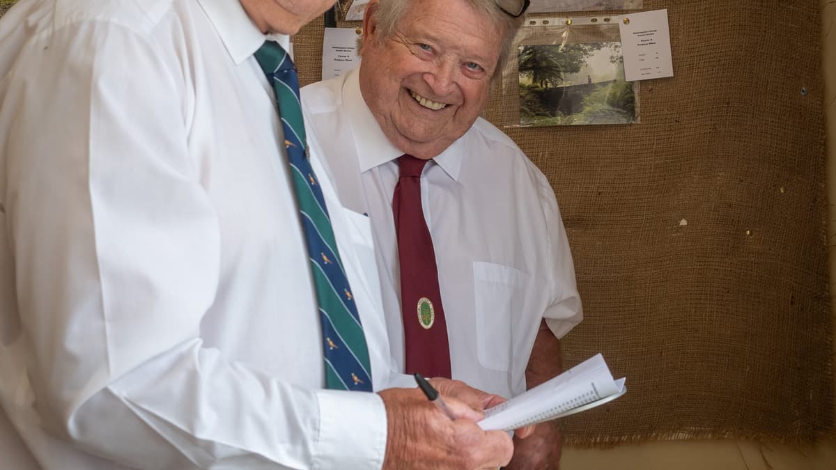 Walkhampton cottage gardeners put on a colourful show | tavistock-today ...