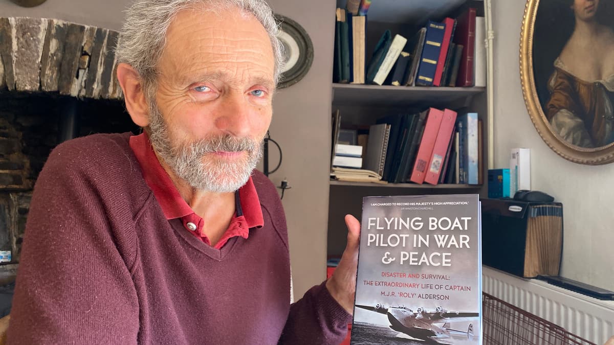 Brentor writer's dad flew Churchill's cigars | tavistock-today.co.uk