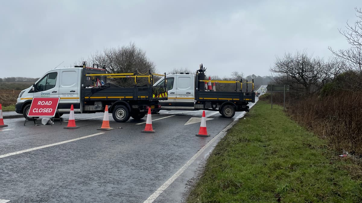 Crash causes traffic chaos on Roborough Down road | tavistock-today.co.uk