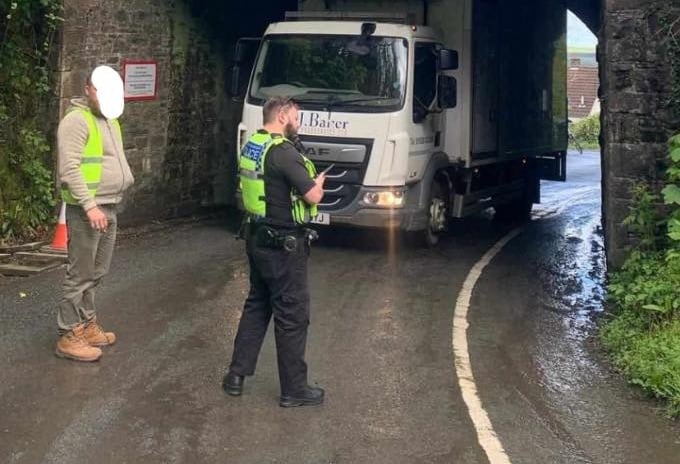 Lorry stuck under the railway bridge in Okehampton | tavistock-today.co.uk