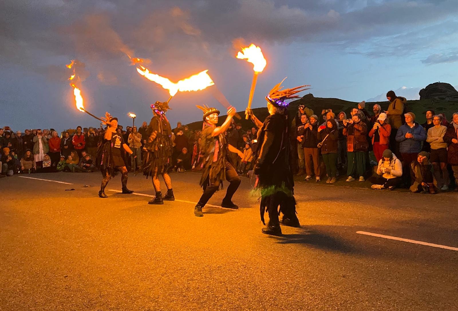 Morris dancers light up the moor | tavistock-today.co.uk