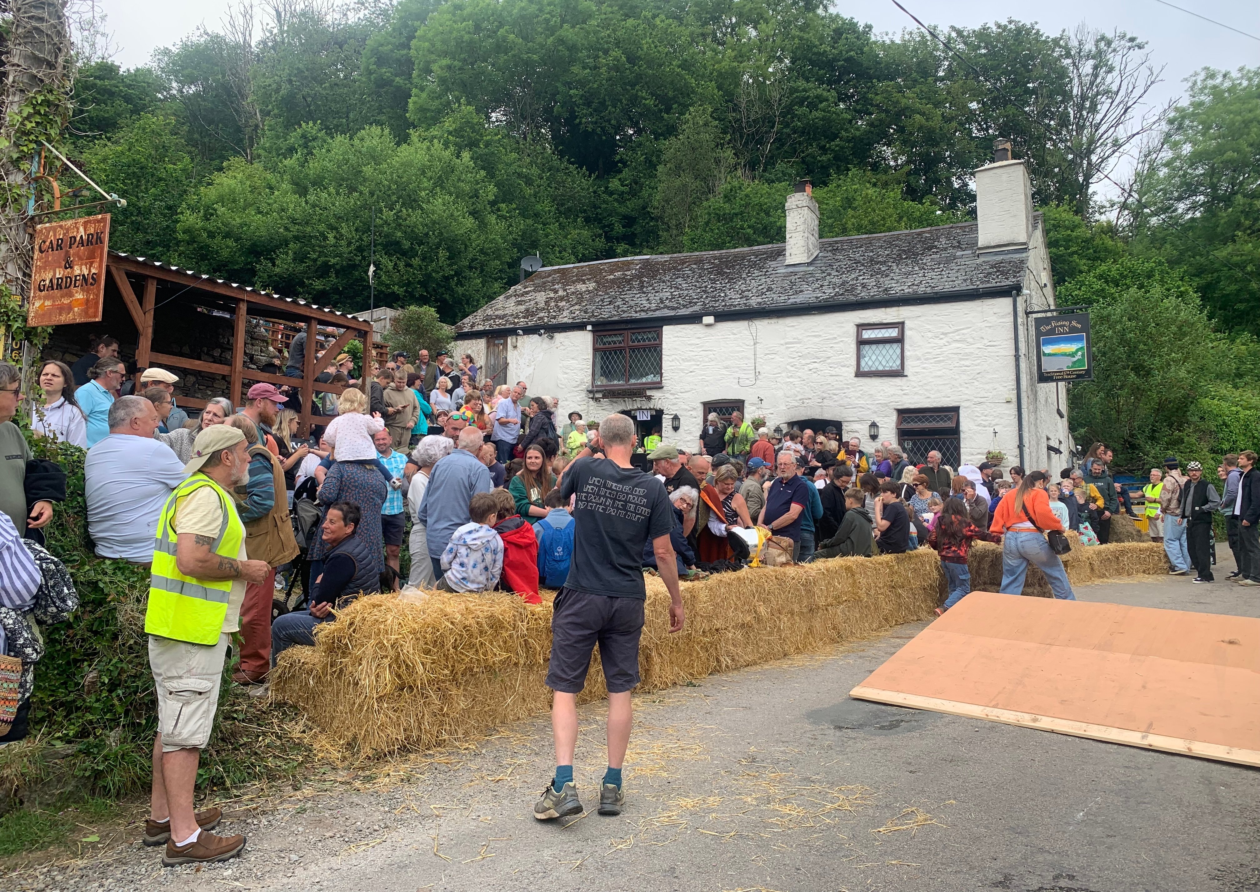 Watch: Thrills and spills of Soapbox Derby day at Gunni's Rising Sun ...