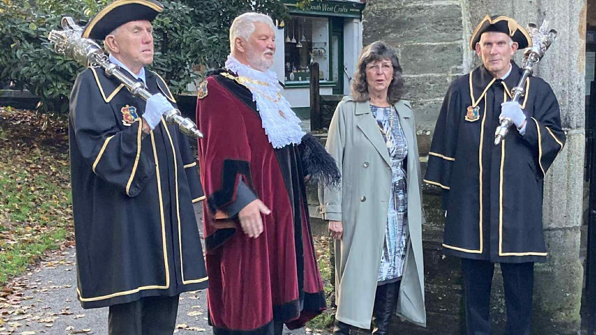 Tavistock mayor praises town library at civic service | tavistock-today ...