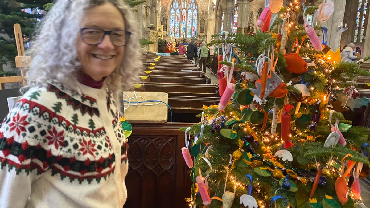 Poignant church Christmas tree tribute to beloved teacher | tavistock ...
