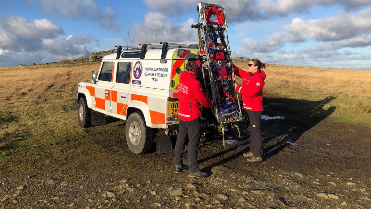 North Dartmoor rescue team boosts safety with new stretcher loader ...
