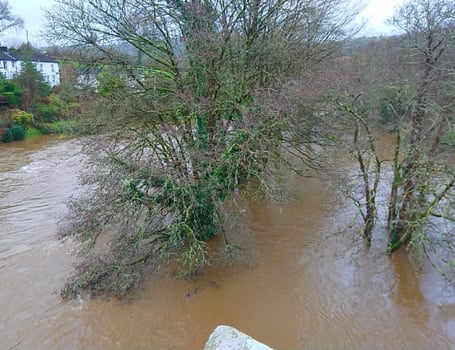 WATCH: Gunnislake river flood | tavistock-today.co.uk