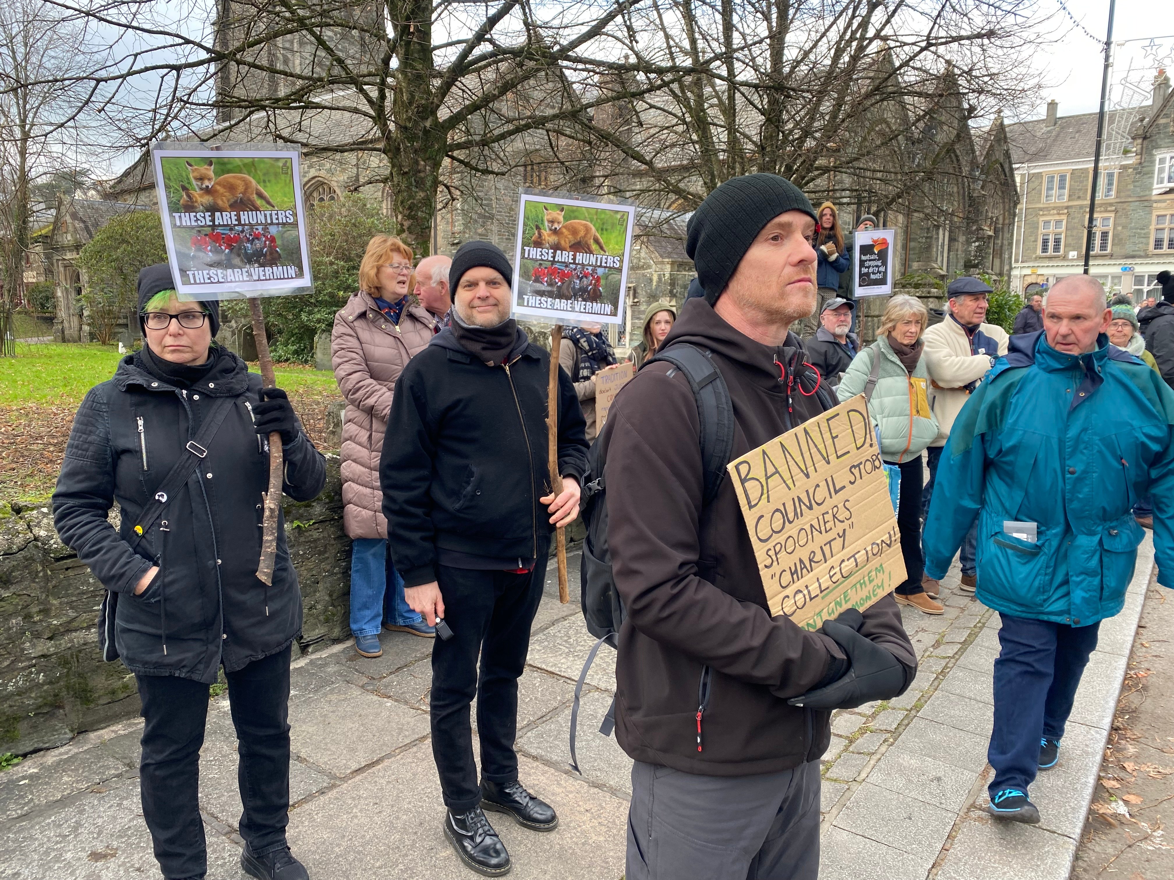 Chanting, placard-waving anti-hunt protesters out in force in Tavistock ...