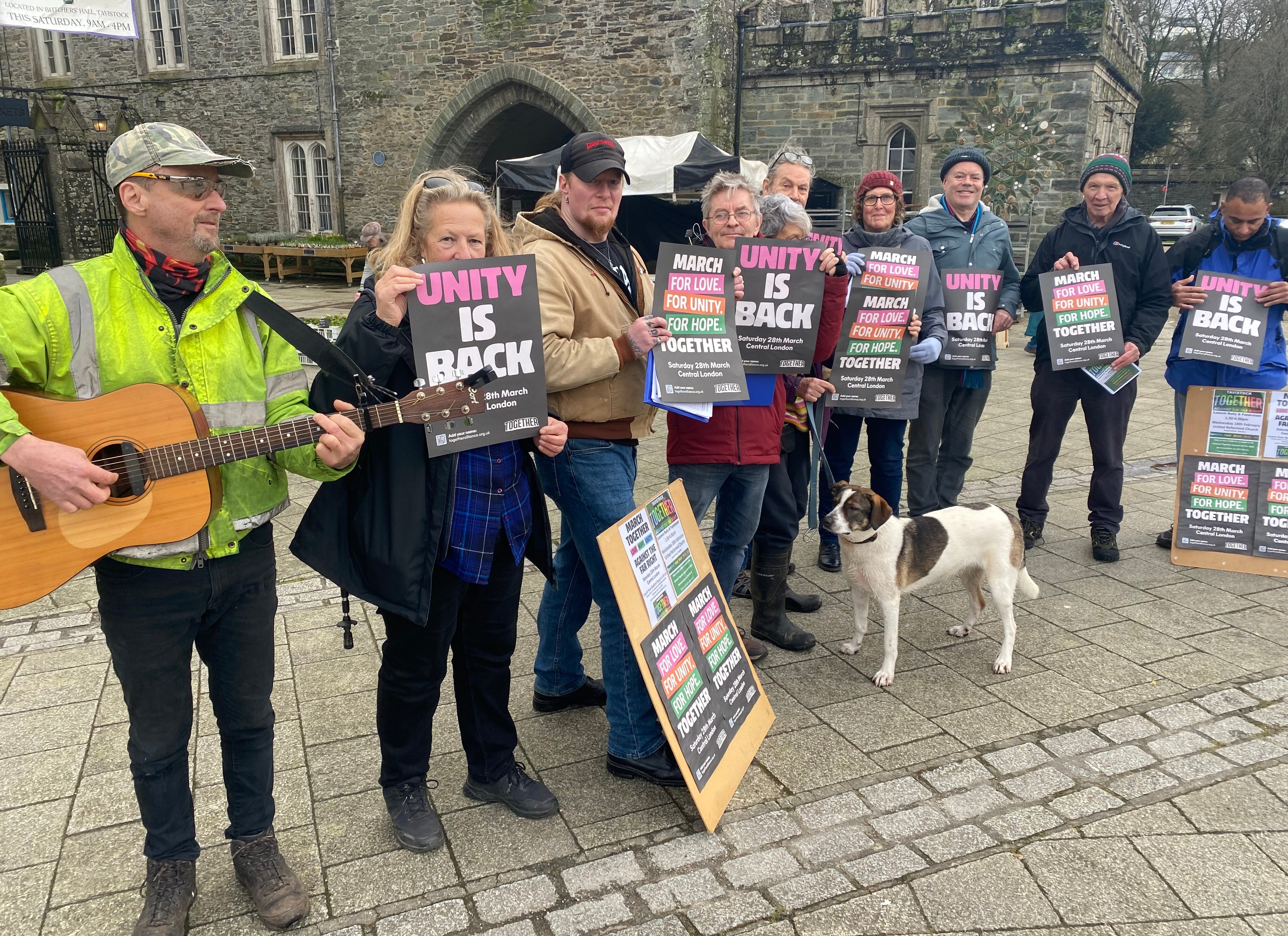 Anti-racism campaigners back up peace protesters at Friday protests ...